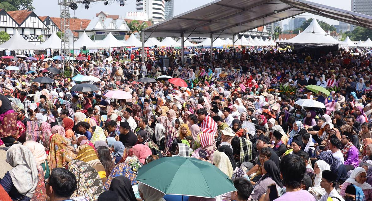 Keretapi Sarong disambut meriah, bukti rakyat Malaysia masih kekalkan ...