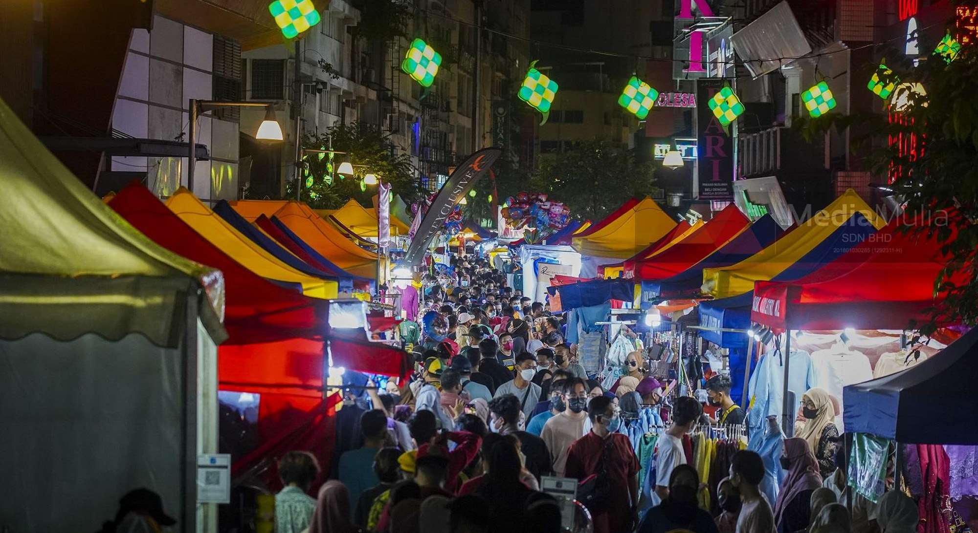 'Selama 10 tahun berniaga, tahun ni paling teruk' - Peniaga jalan TAR ...
