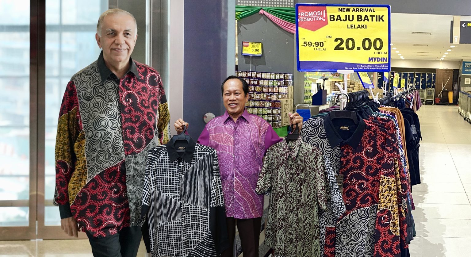 Harga batik RM20, tapi bila bos Mydin pakai terus nampak mahal, premium ...