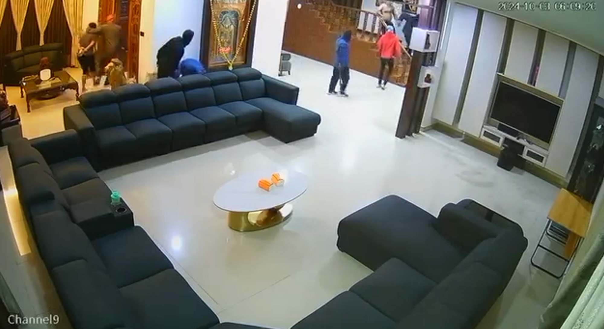 12 penyamun pecah rumah jam 5 pagi, larikan barang kemas bernilai RM600 ...