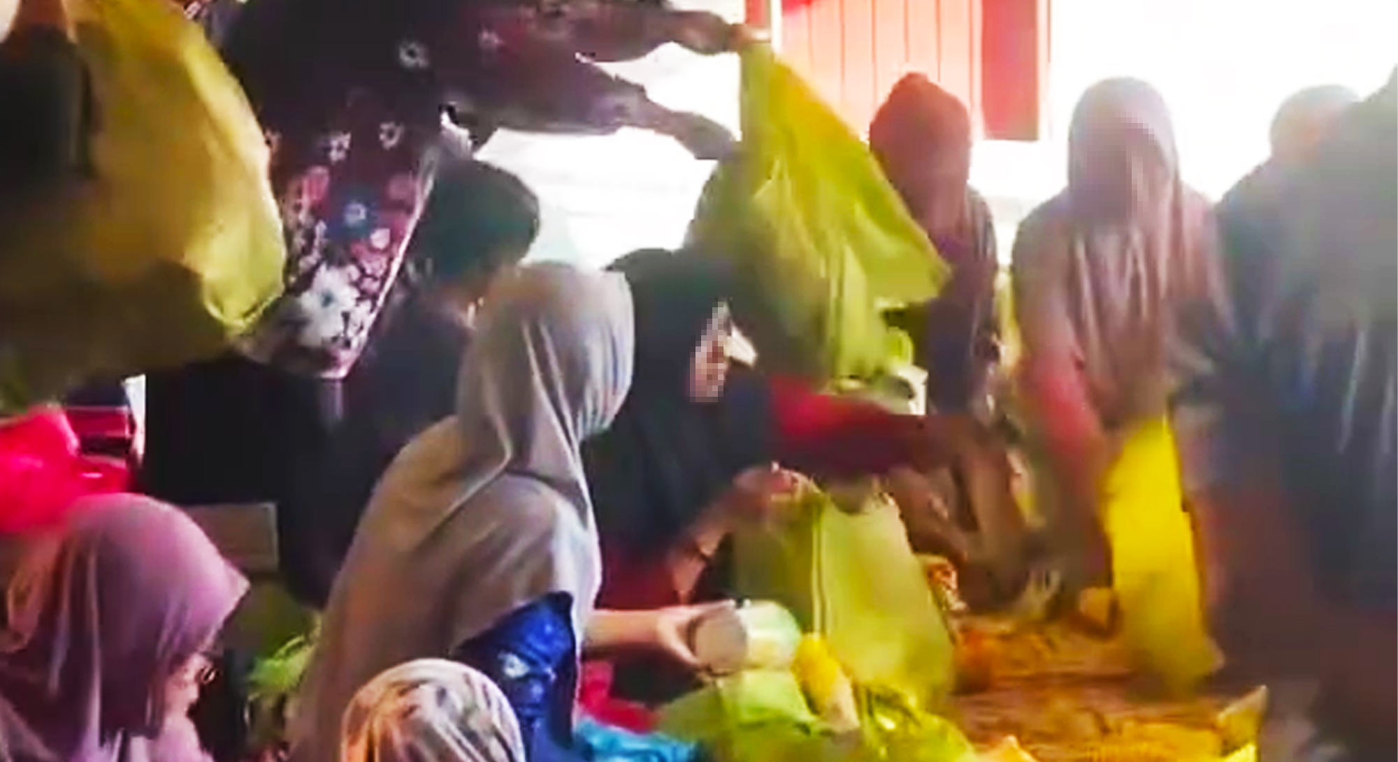 Bantuan Khairul Aming diasingkan untuk agihan adil kepada mangsa banjir ...