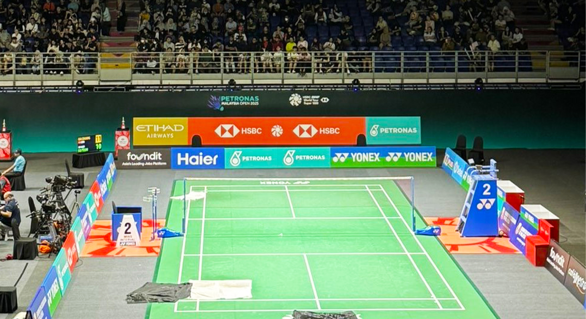 Bumbung Axiata Arena bocor, aksi kejohanan badminton Terbuka Malaysia ...